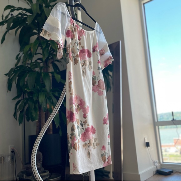 Auditions | Dresses | Auditions Floral Dress With Mesh Sleeves | Poshmark
